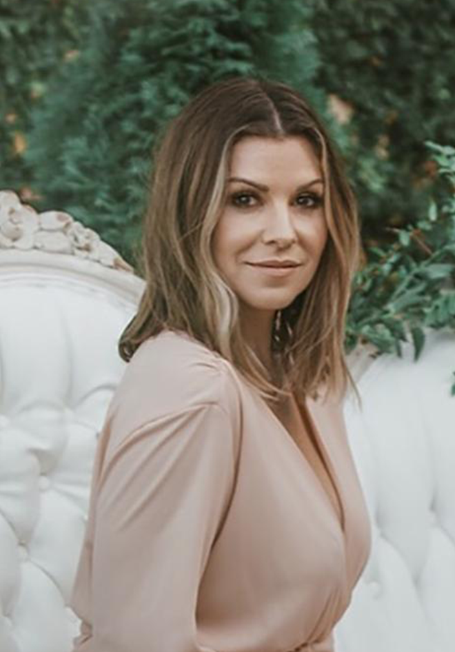 Jill Powell Summer Glow – Support Creatives Foundation